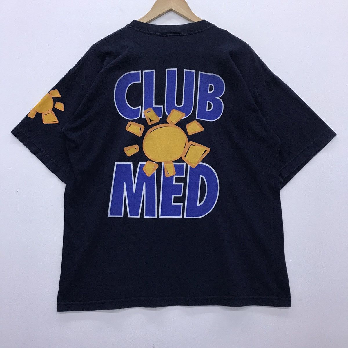 Vintage *Rare!! CLUB MED Spellout tee | Grailed