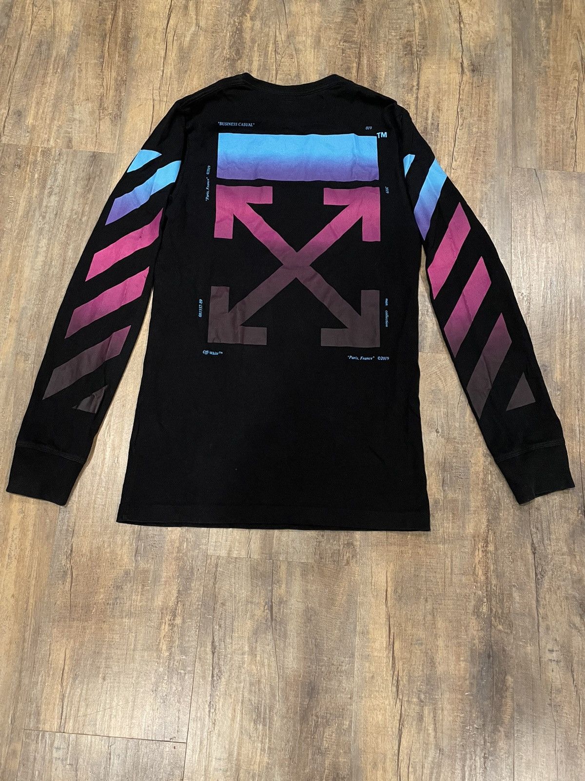Off-White RARE Off-White Gradient Arrows Logo Diag Multi Black L/S Tee ...
