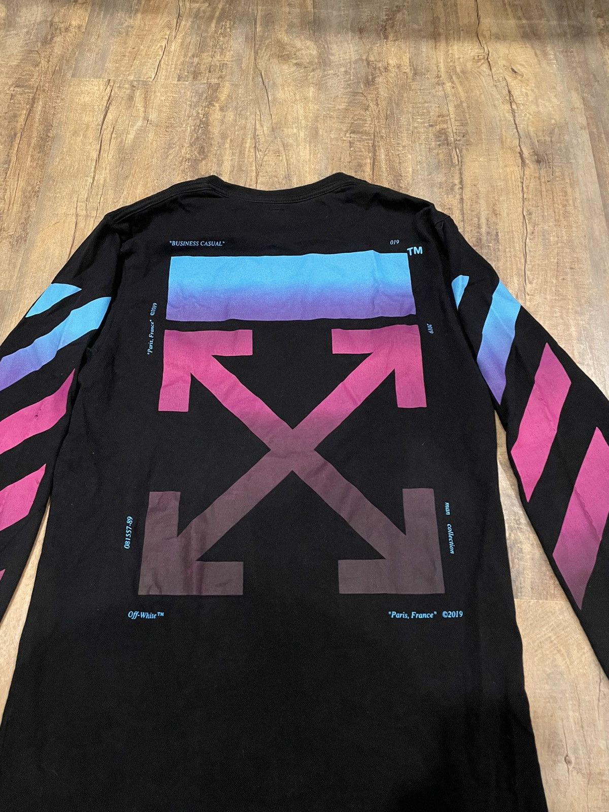 Off-White RARE Off-White Gradient Arrows Logo Diag Multi Black L/S Tee ...