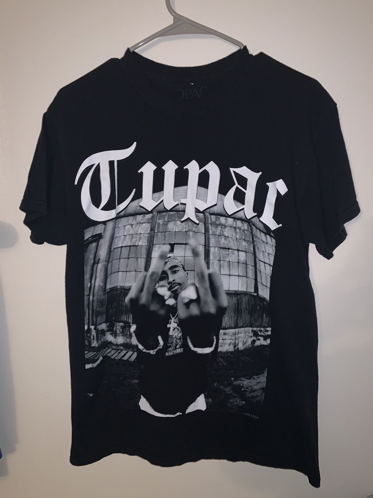 Band Tees × Streetwear × Vintage Tupac middle finger graphic tee | Grailed