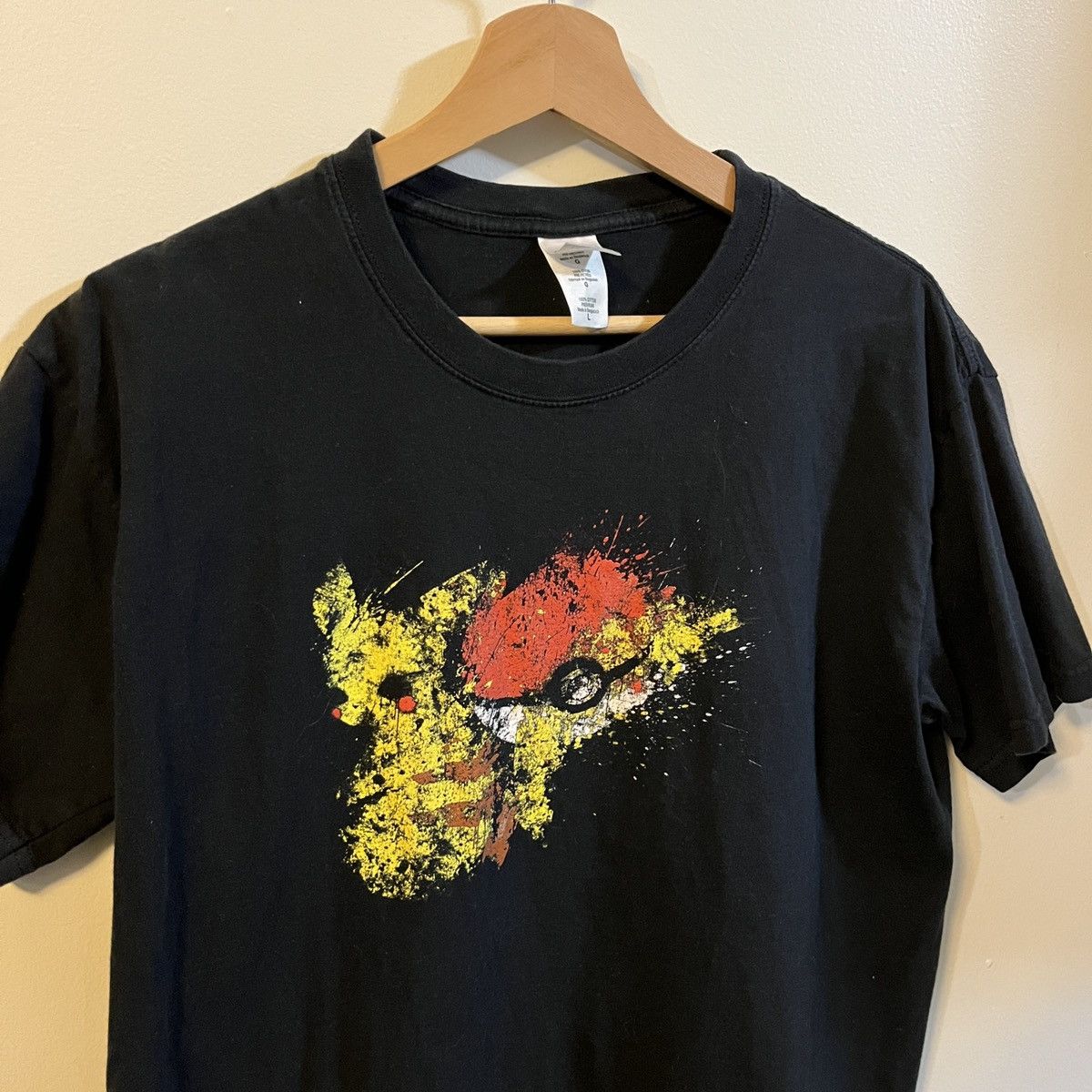 Gildan × Pokemon × Vintage Pokémon Pikachu Splatter Mist Tee 👾 | Grailed