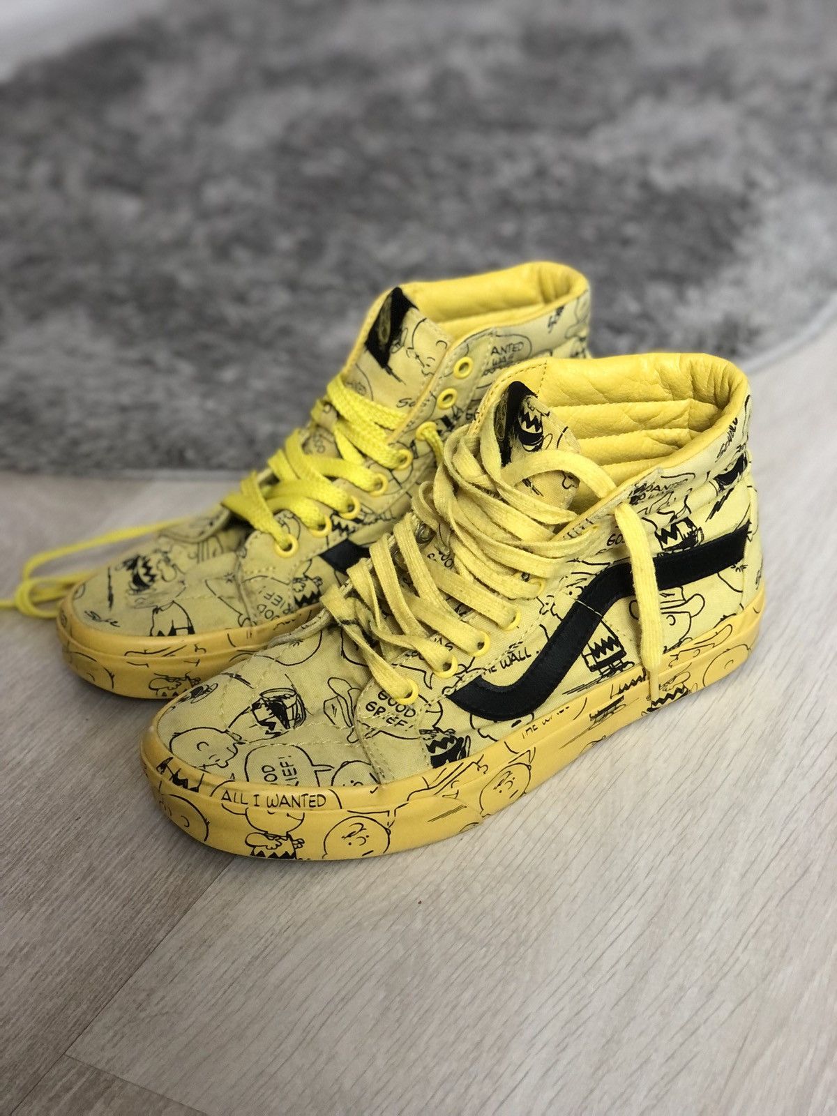 Peanuts × Vans Peanuts x Sk8-Hi Charlie Brown Maize | Grailed