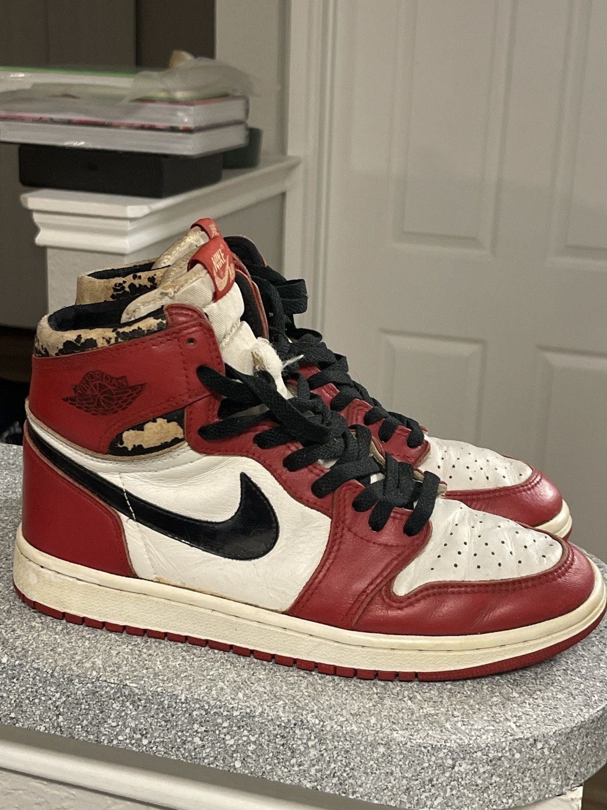 Nike 1985 Original Nike Air Jordan 1 Chicago Colorway Sz 9 | Grailed