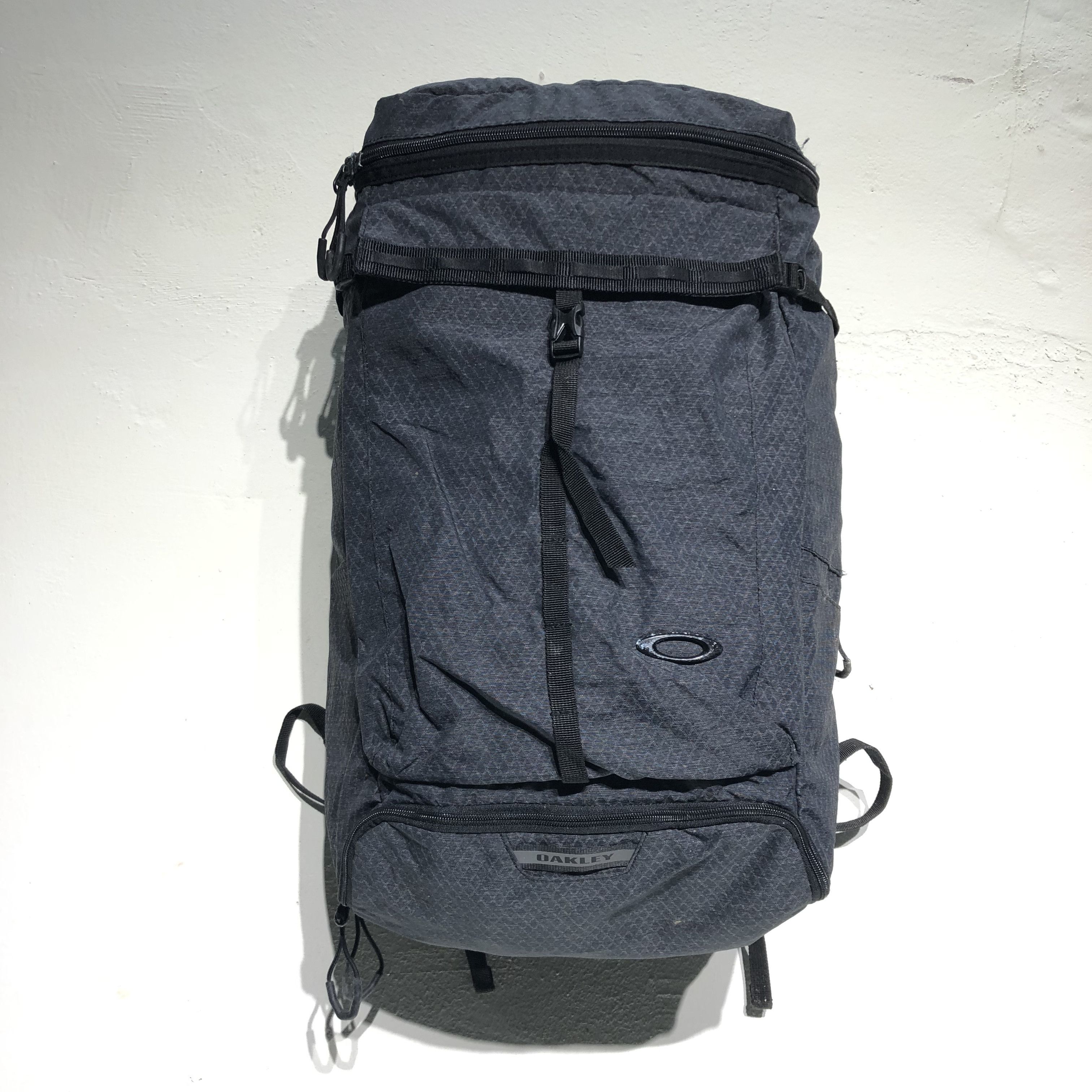 Vintage Oakley Streetwear Fashion Style Backpack | Grailed