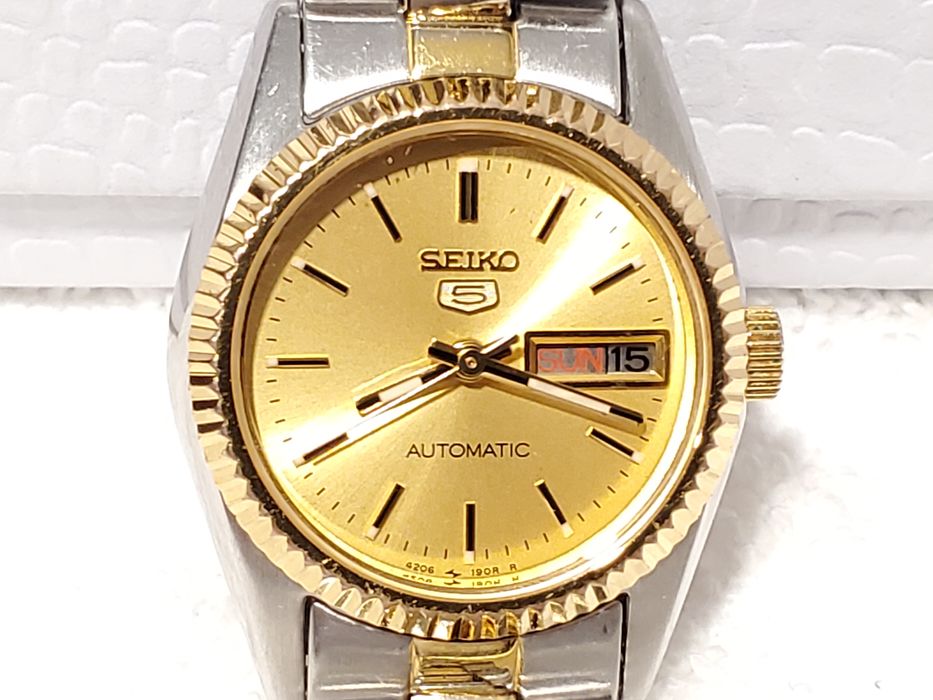 Seiko Vintage Seiko 5 Women's Automatic Watch 17 Jewels Day Date | Grailed