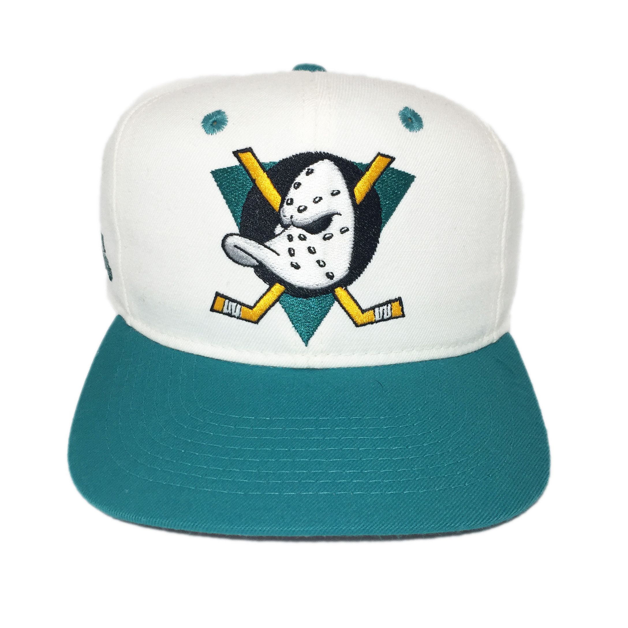 The Mighty Ducks VINTAGE ANAHEIM MIGHTY DUCKS SNAPBACK HAT CAP IN WHITE ...