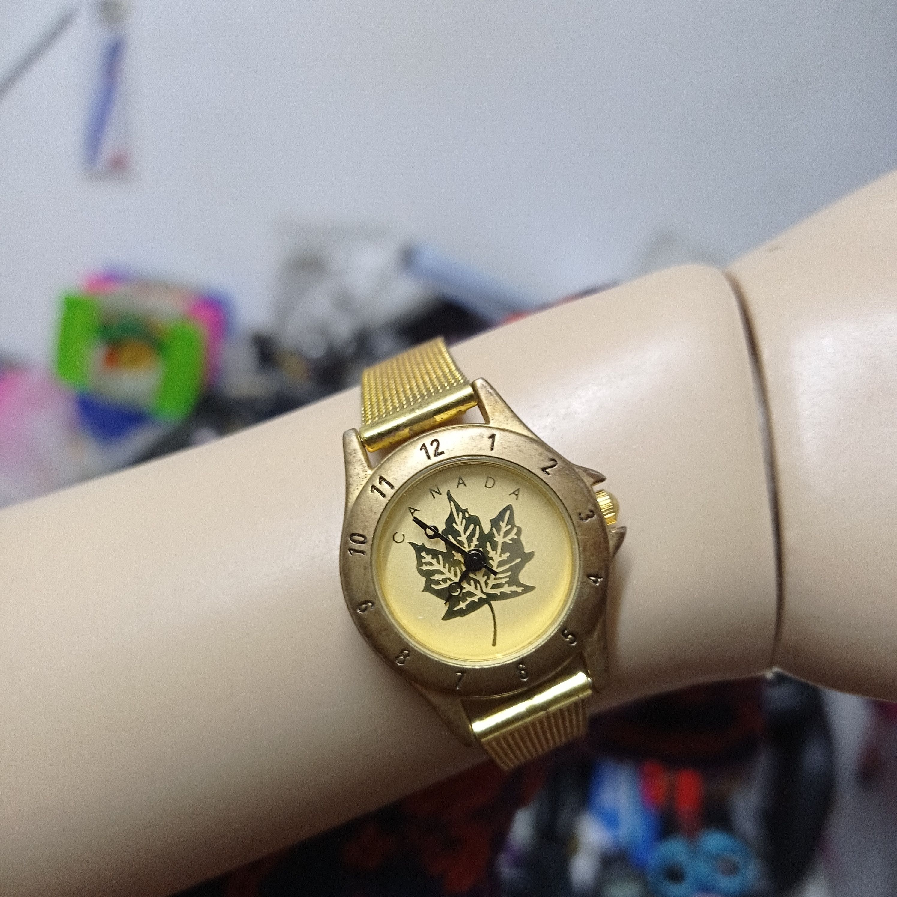 Vintage 90's RETRO CANADA LADIES VINTAGE WATCH. CLASSIC GOLD COLOR ...