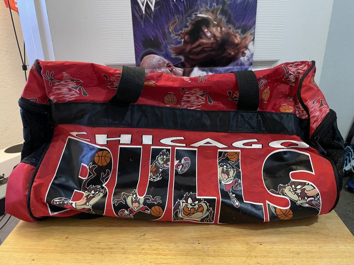 NBA × Streetwear × Vintage Vintage NBA Chicago Bulls Space Jam Travel ...