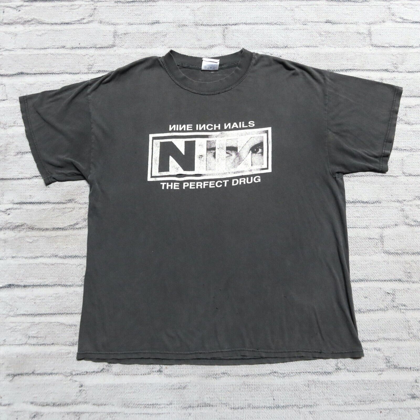 Gildan Vintage NIN Nine Inch Nails The Perfect Drug Tour Shirt Rock ...