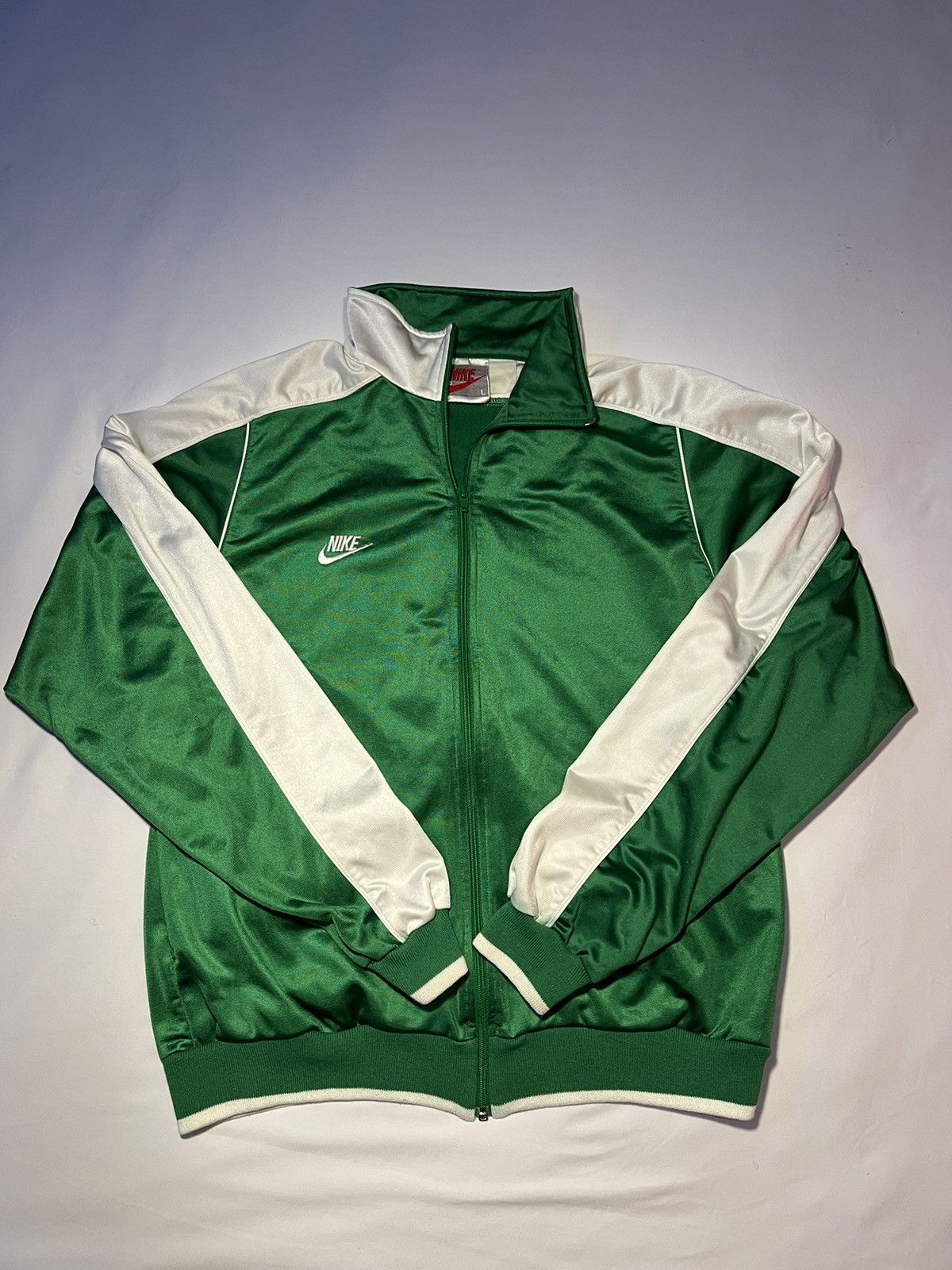 Nike Red Tag 90s GreenxWhite Zipup | Grailed