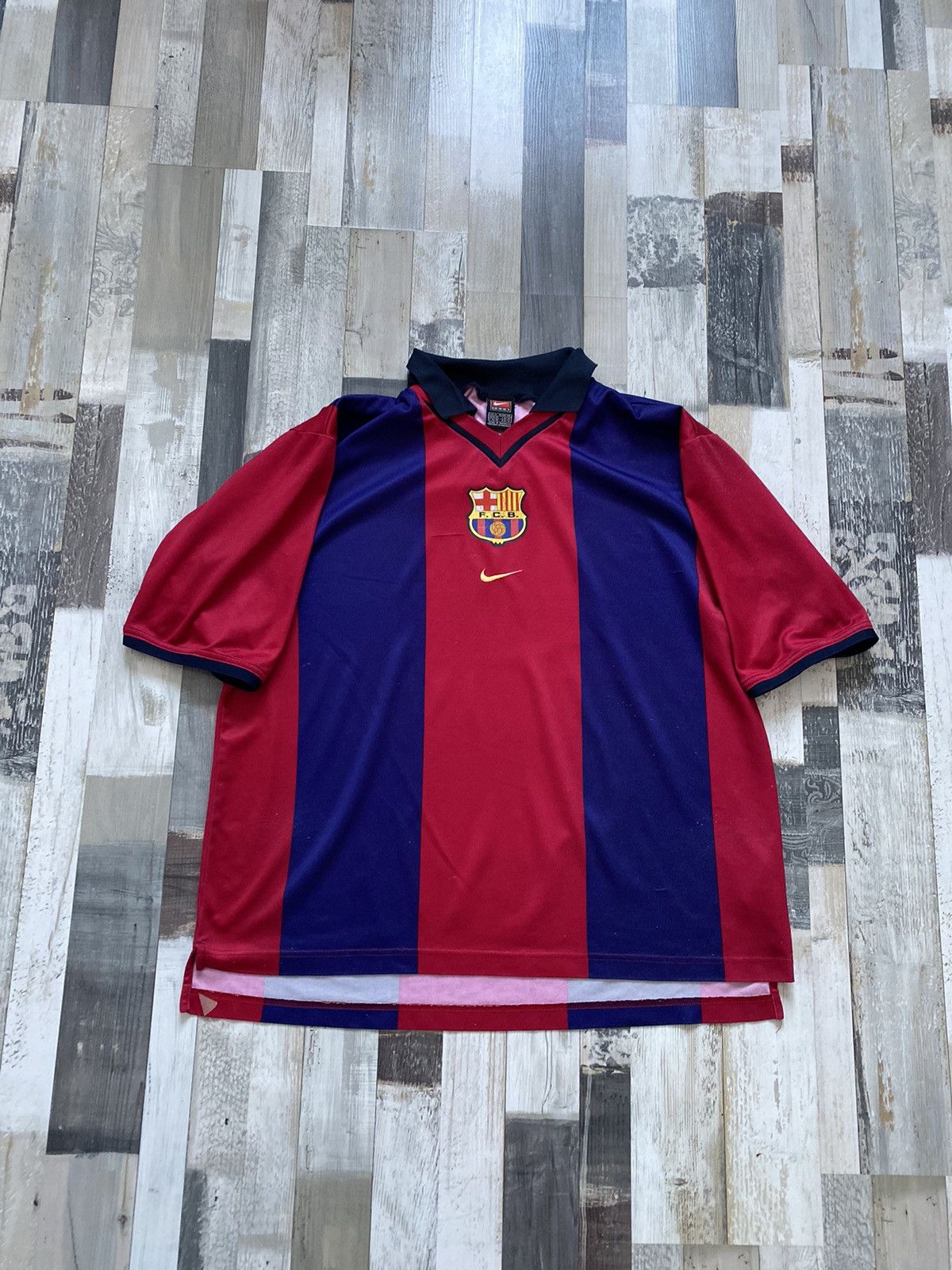 Nike VTG 2000/01 Nike Barcelona home football jersey shirt kit XL | Grailed