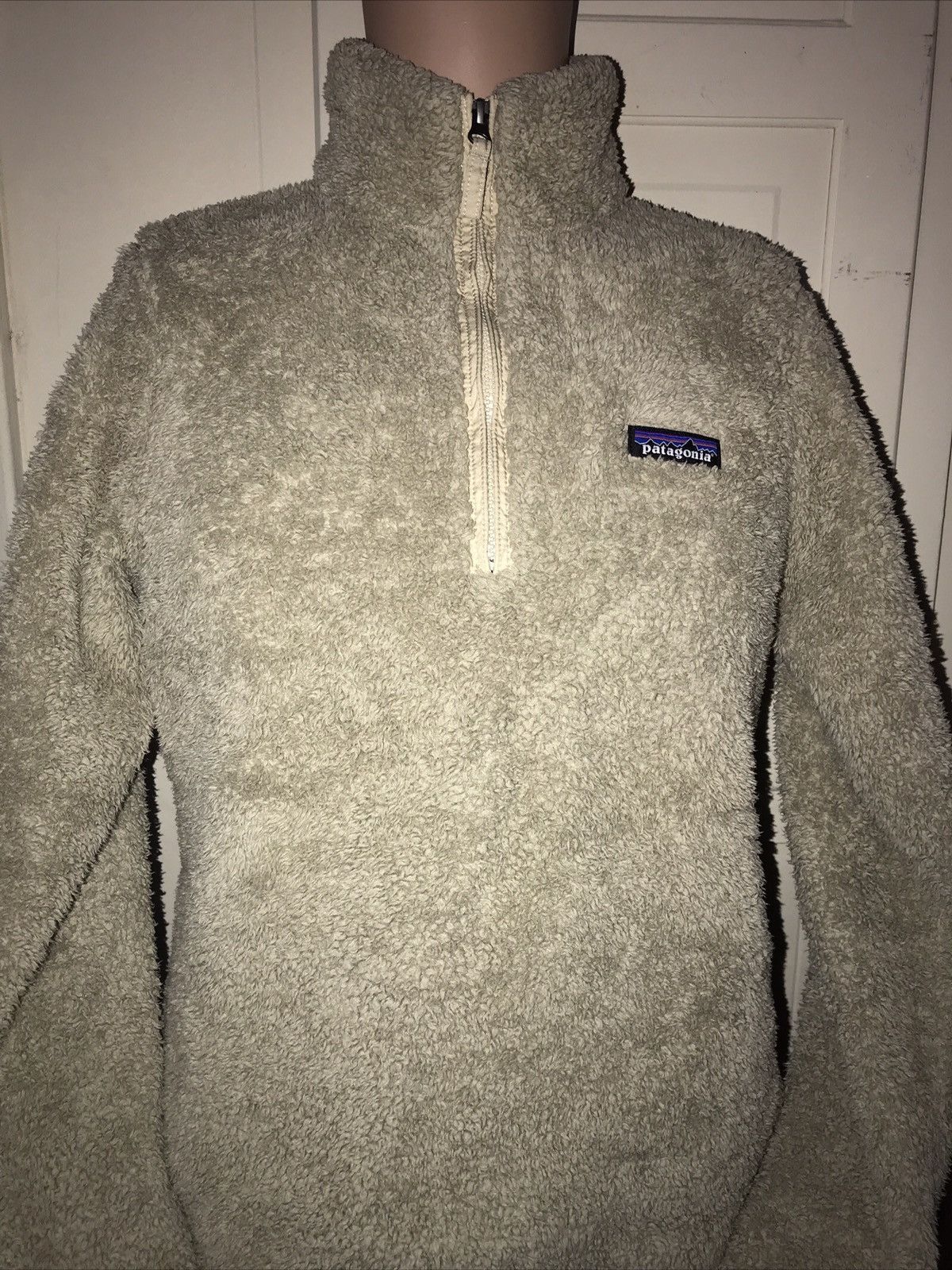 Patagonia Patagonia ‘Worn Wear’ Ladies Beige Fleece 1/4 Zip Sweater ...