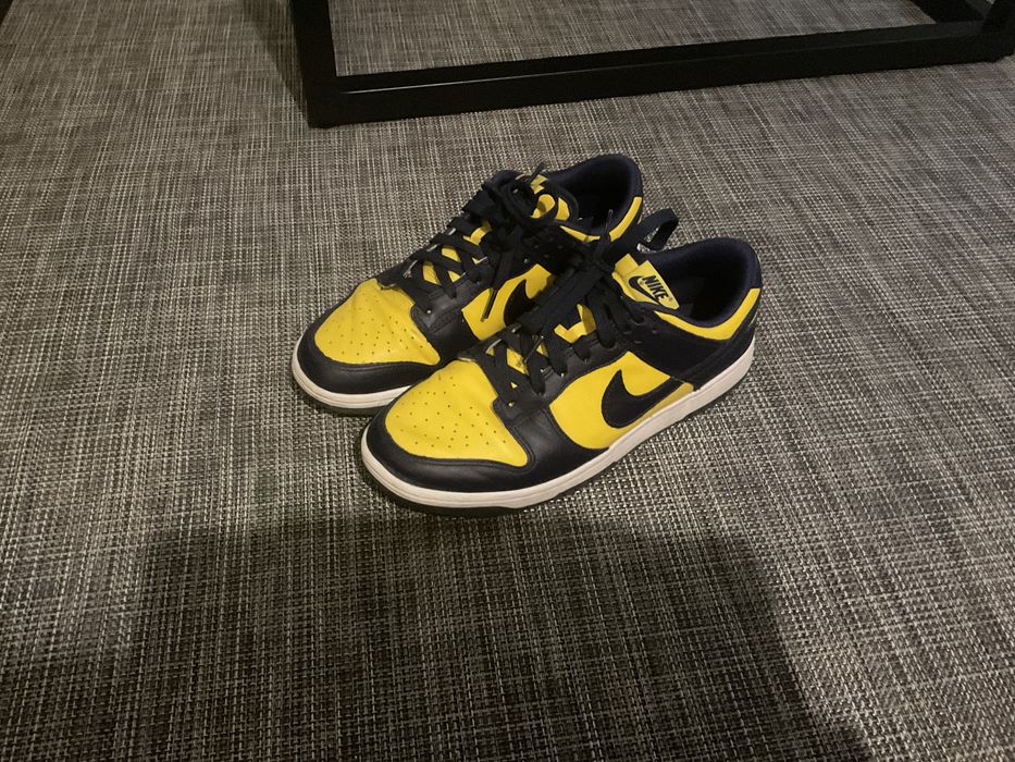 Nike Michigan Dunks | Grailed