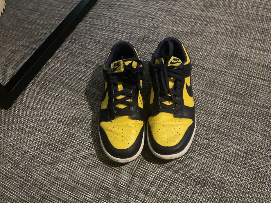 Nike Michigan Dunks | Grailed