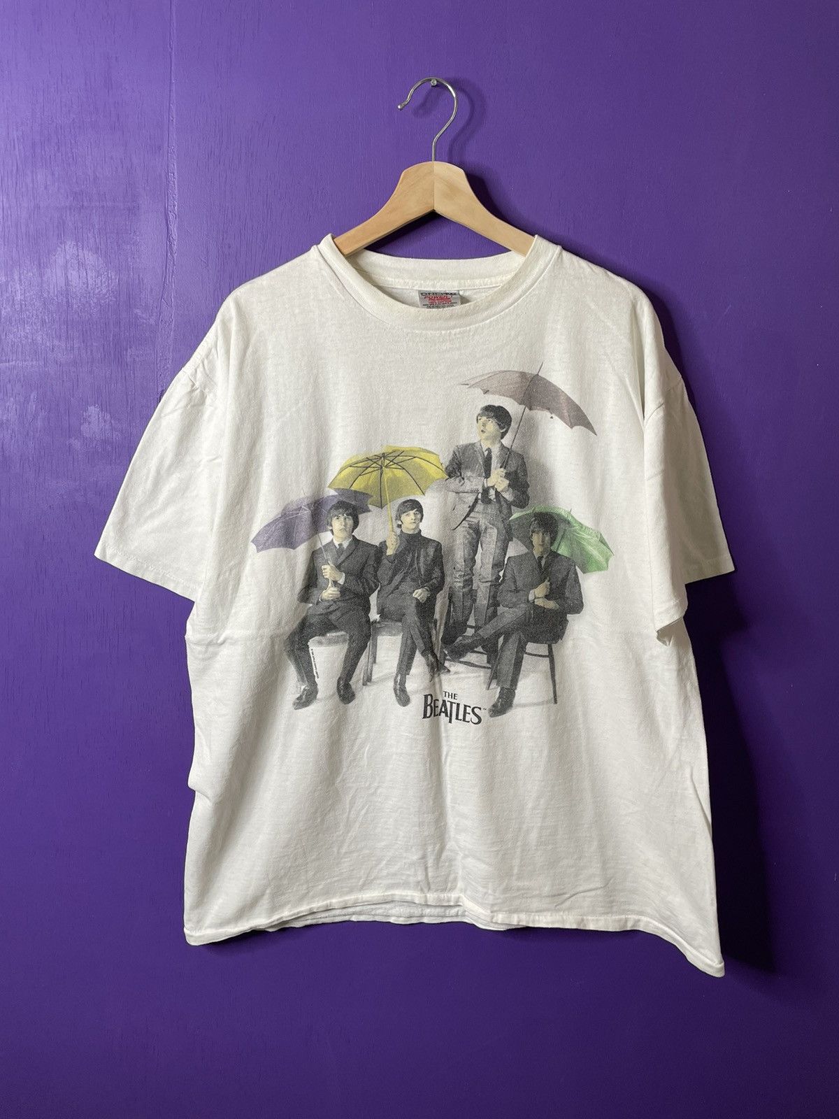 Band Tees × Vintage Vintage 90s The Beatles umbrellas tour t-shirt ...