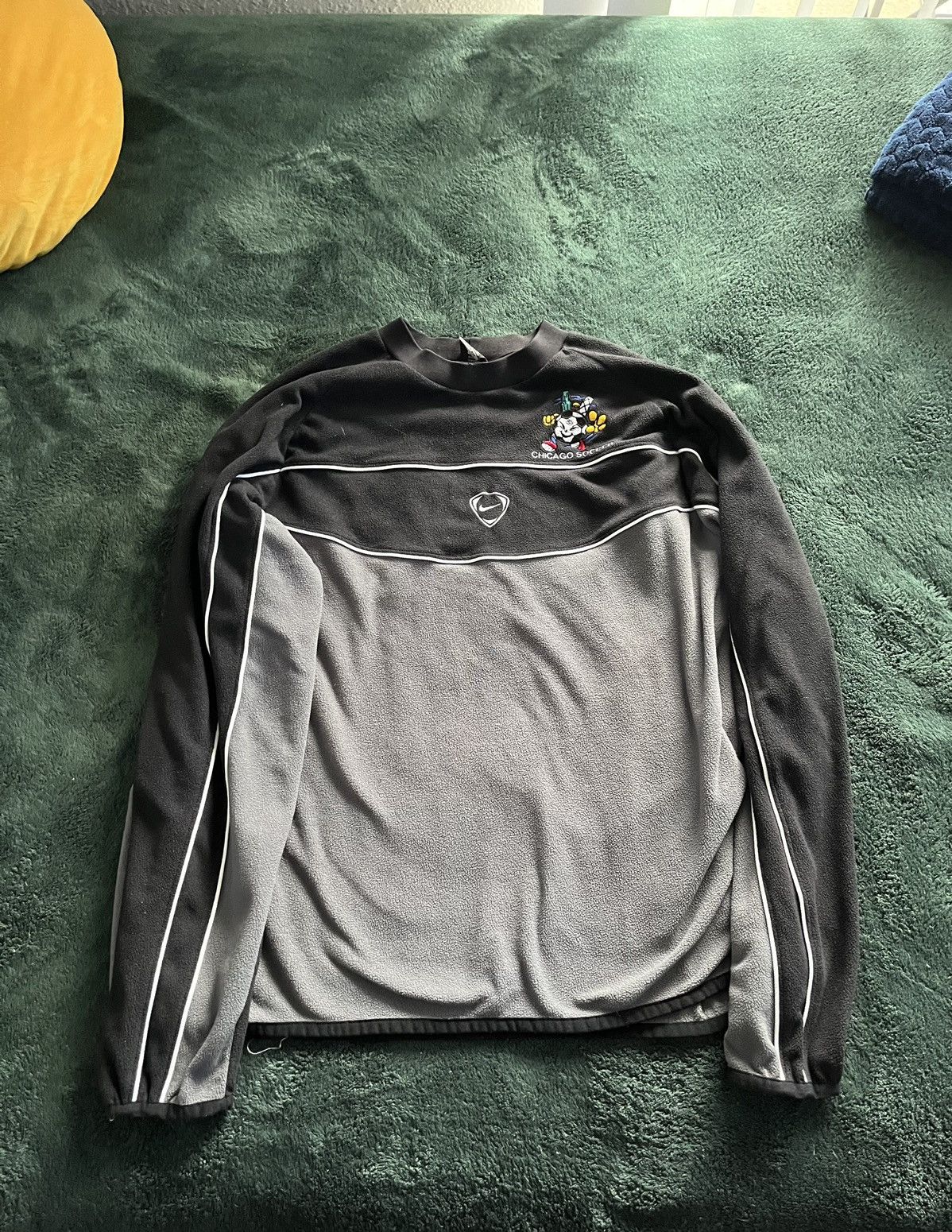 Nike × Streetwear × Vintage nike soccer sweater center check front/back ...