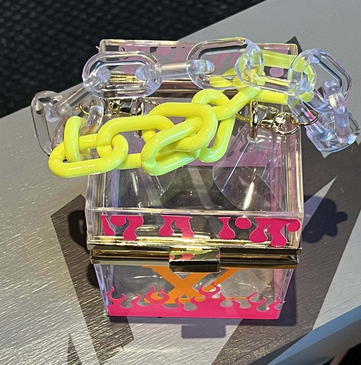 Streetwear CUSTOM PLASTIC CUBE BOX WITH THICK PLASTIC CHAIN HANDLE ...