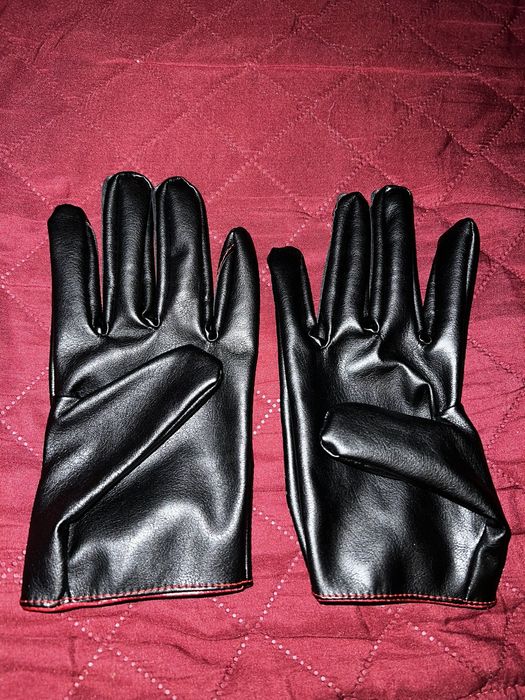 Vintage WWE Bray Wyatt “The Fiend” Heal & Hurt Gloves | Grailed