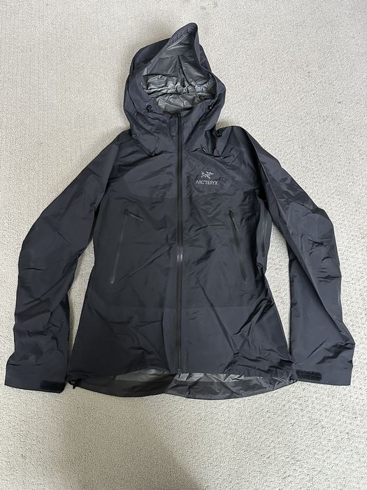 Arc'Teryx Arc’teryx Light GORE-TEX Shell Jacket | Grailed