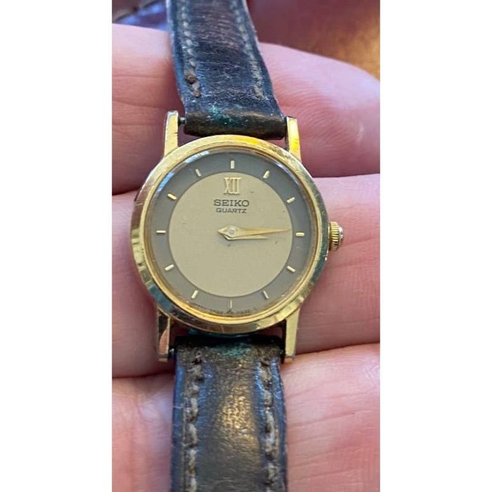 Seiko VTG Women's 20mm Gold Tone Seiko Watch, 2P20-0A19 | Grailed