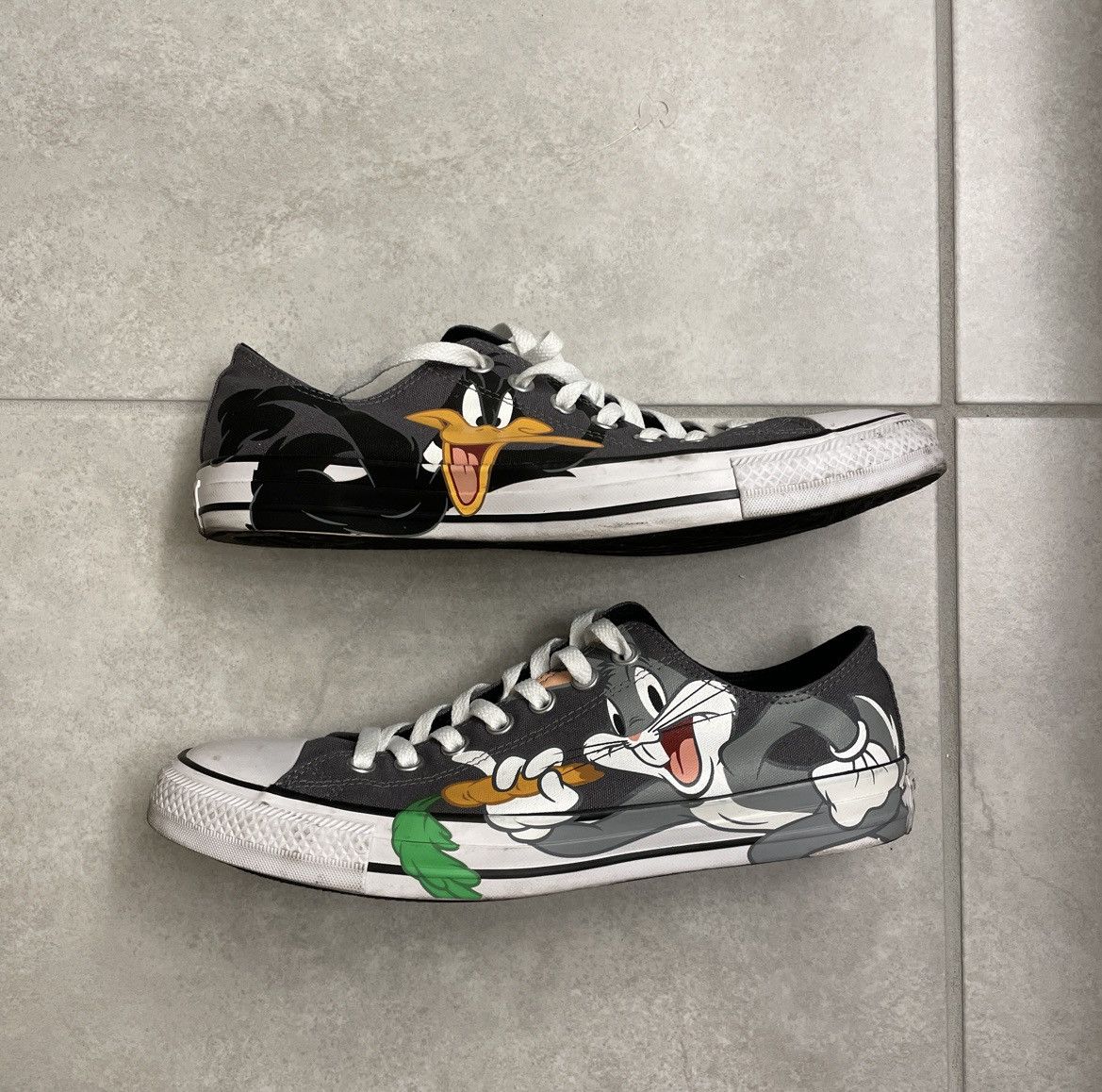 Converse Rare used Converse x Looney Tunes Chuck Taylor Bugs & Daffy ...
