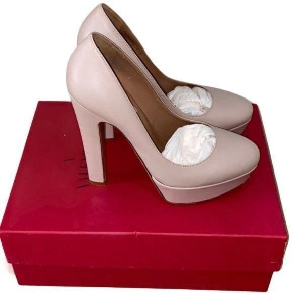 Valentino Authentic Valentino closed toe platform pumps | Grailed