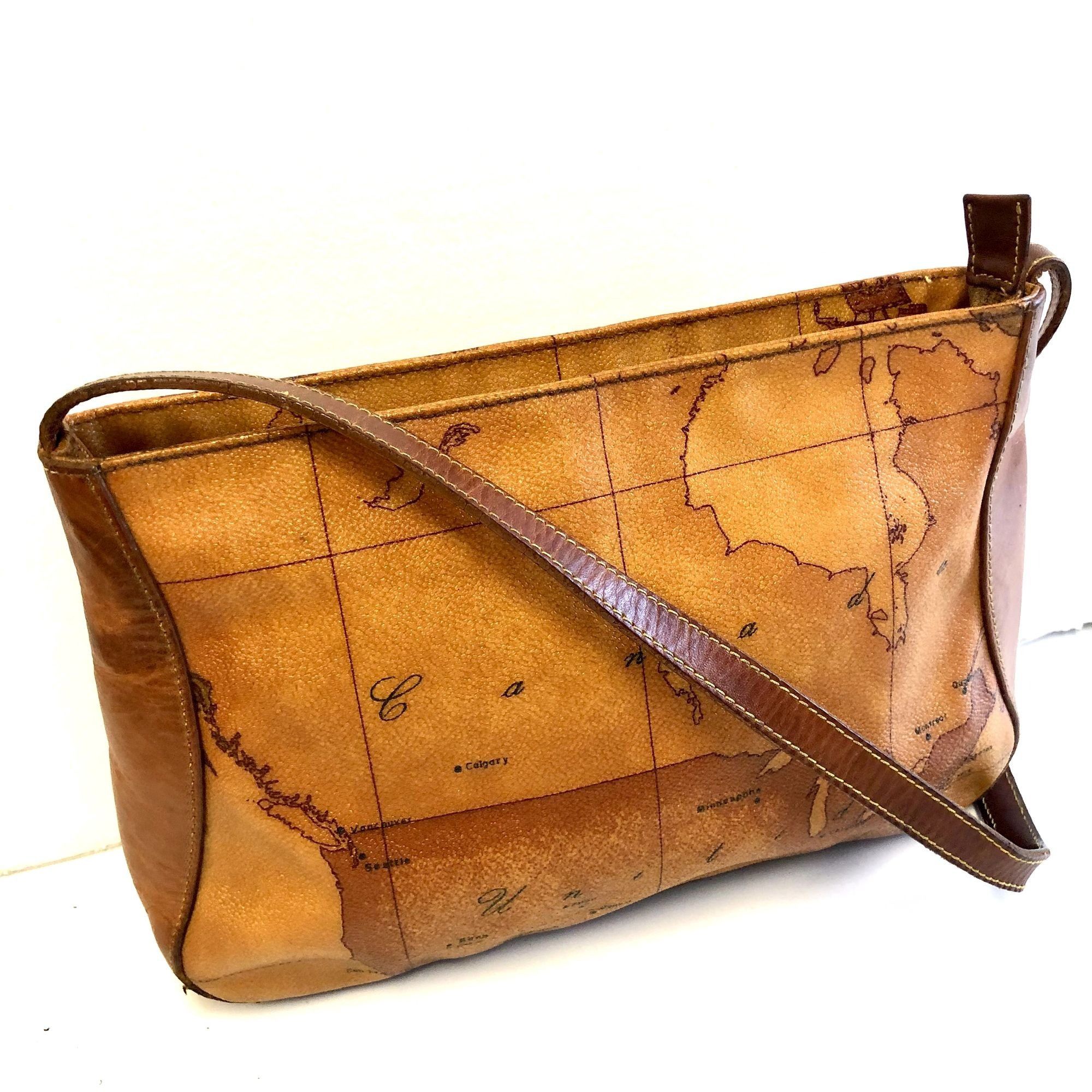 Unkwn Alviero Martini La Classe ITALY Geo WORLD MAP Leather Purse | Grailed