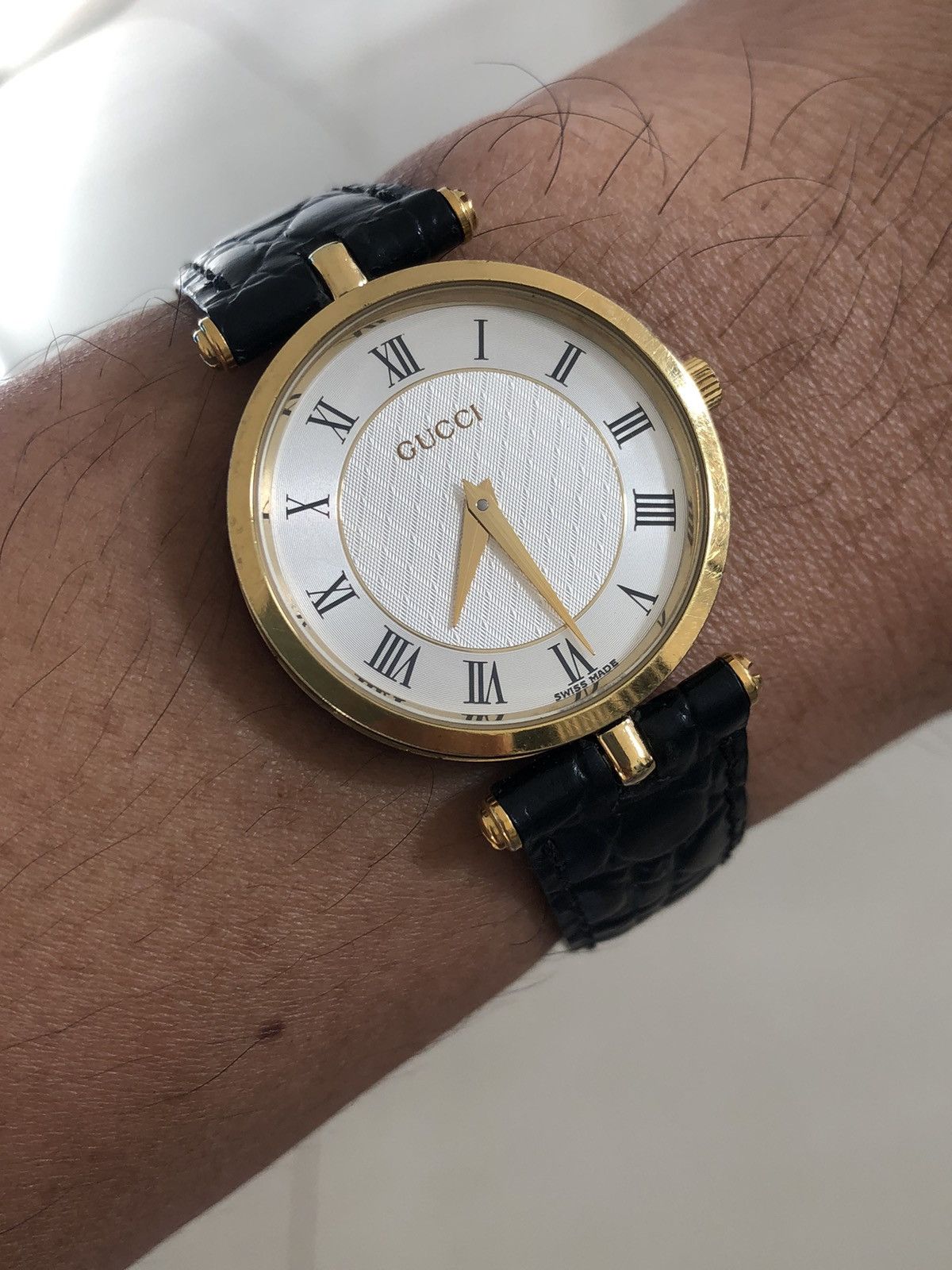 Gucci GUCCI VINTAGE GOLD WATCH AUTHENTIC ROMAN INDEX | Grailed