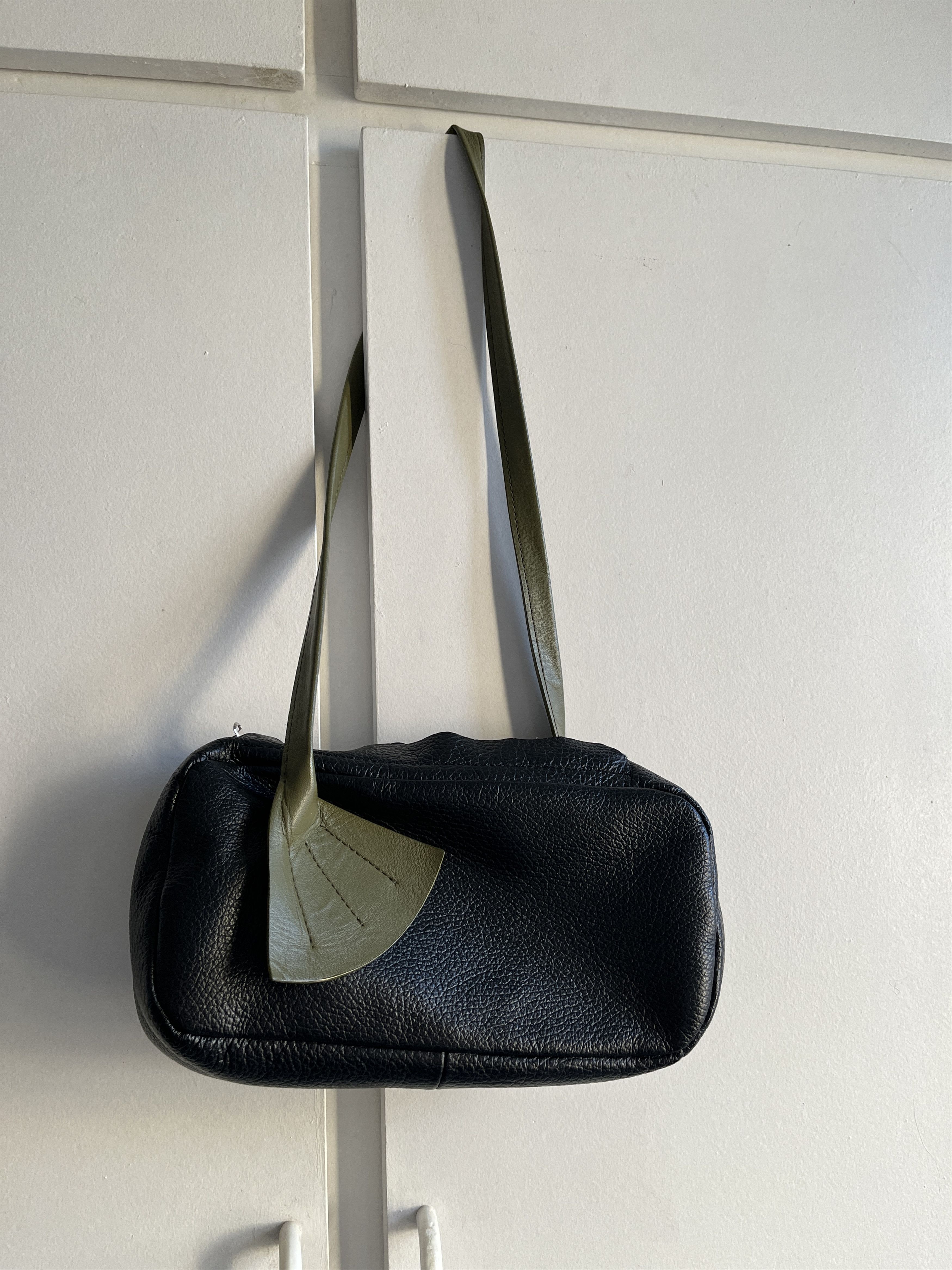 Veja VEJAS Small Leather Leaf Clutch Bag | Grailed