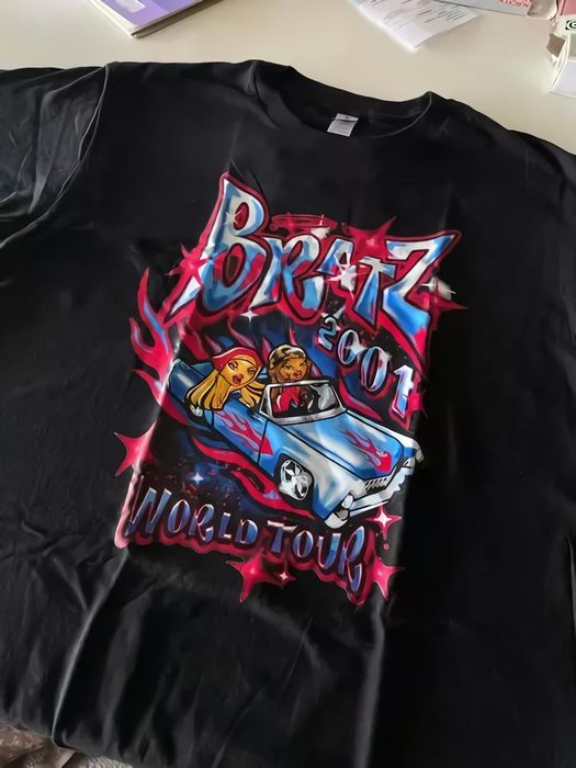 Gildan Bratz World Tour 2001 | Grailed