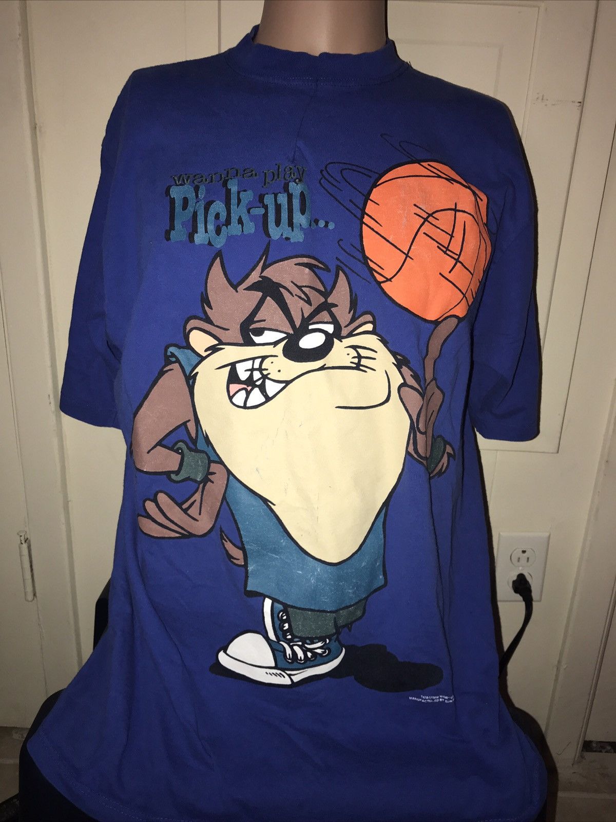 Vintage Vintage ‘95 Looney Tunes Taz Basketball Shirt | Grailed