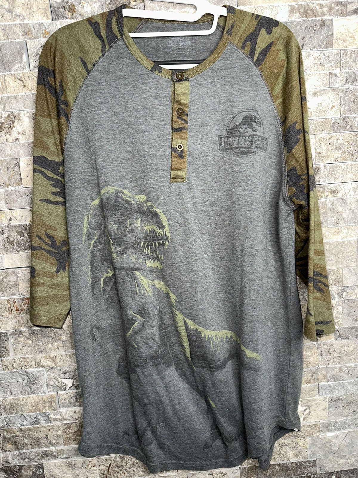 Universal Studios Universal Studios x Jurassic Park baseball tee | Grailed
