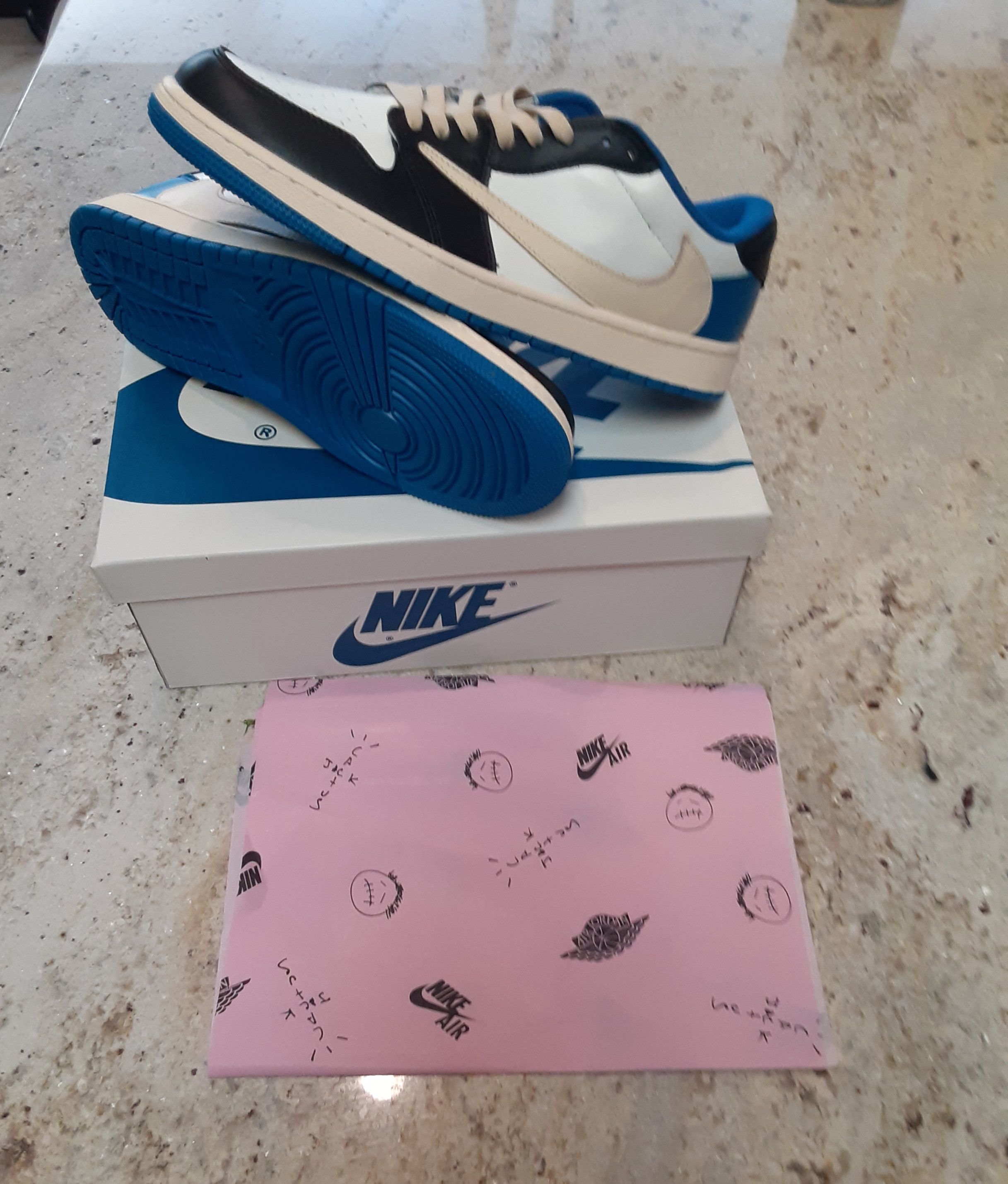 Fragment Design × Jordan Brand × Travis Scott Jordan 1 Low x Frament ...