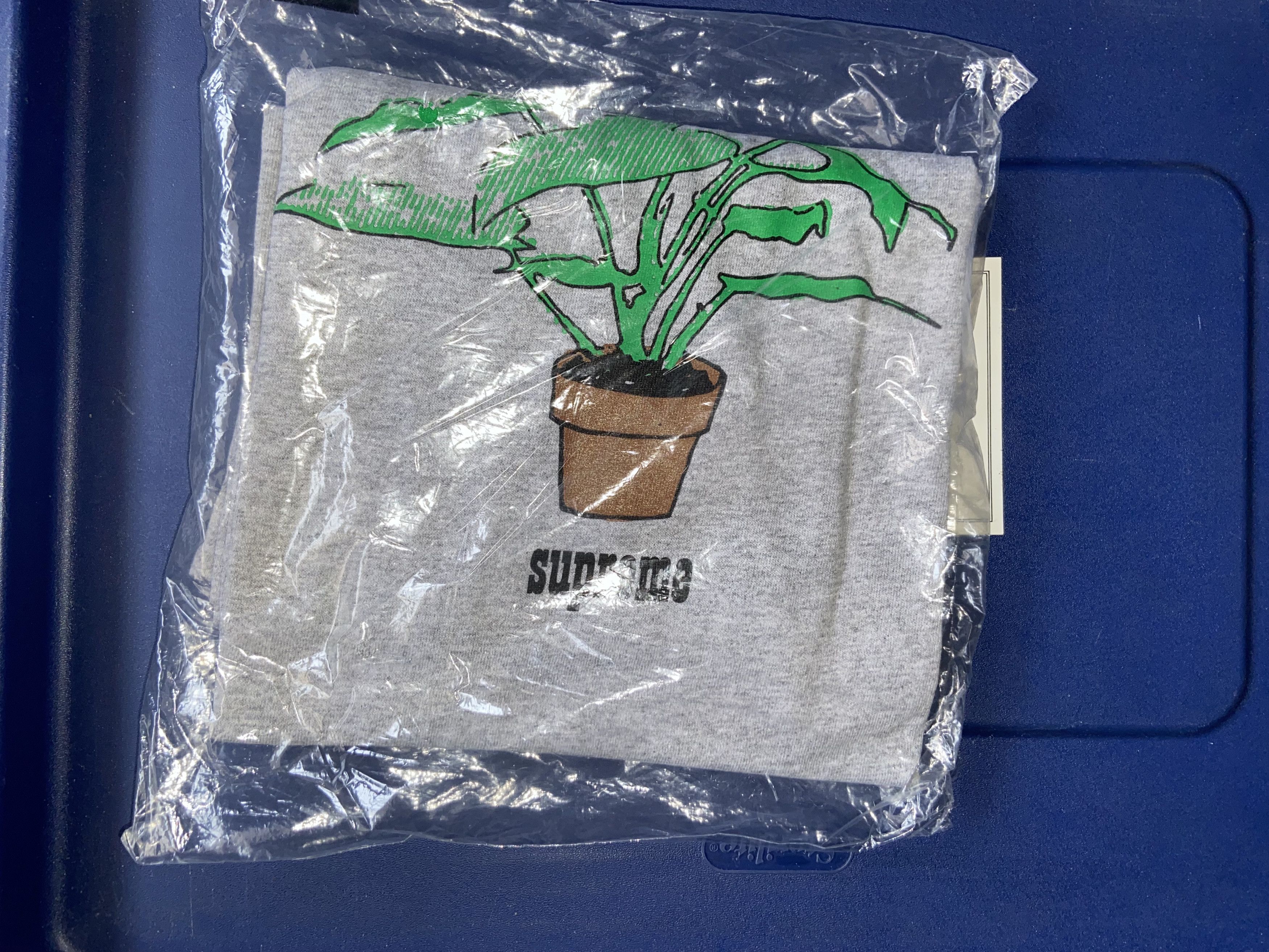 Made In Usa × Supreme Supreme New York PLANT Tee shirt Flower pot FW17 ...