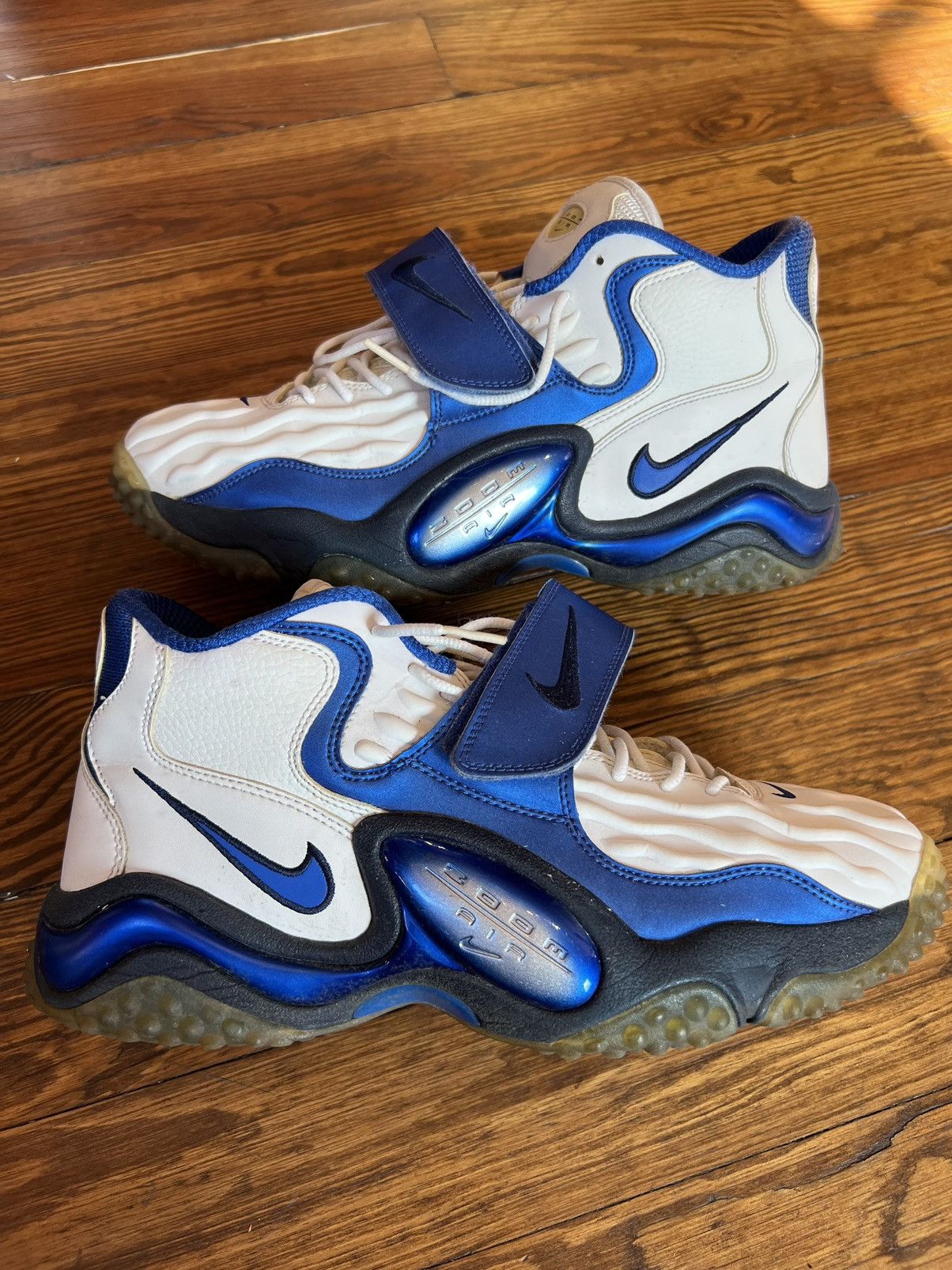 Nike × Vintage Air Zoom Turf Jet 97 Obsidian Royal “Barry Sanders ...