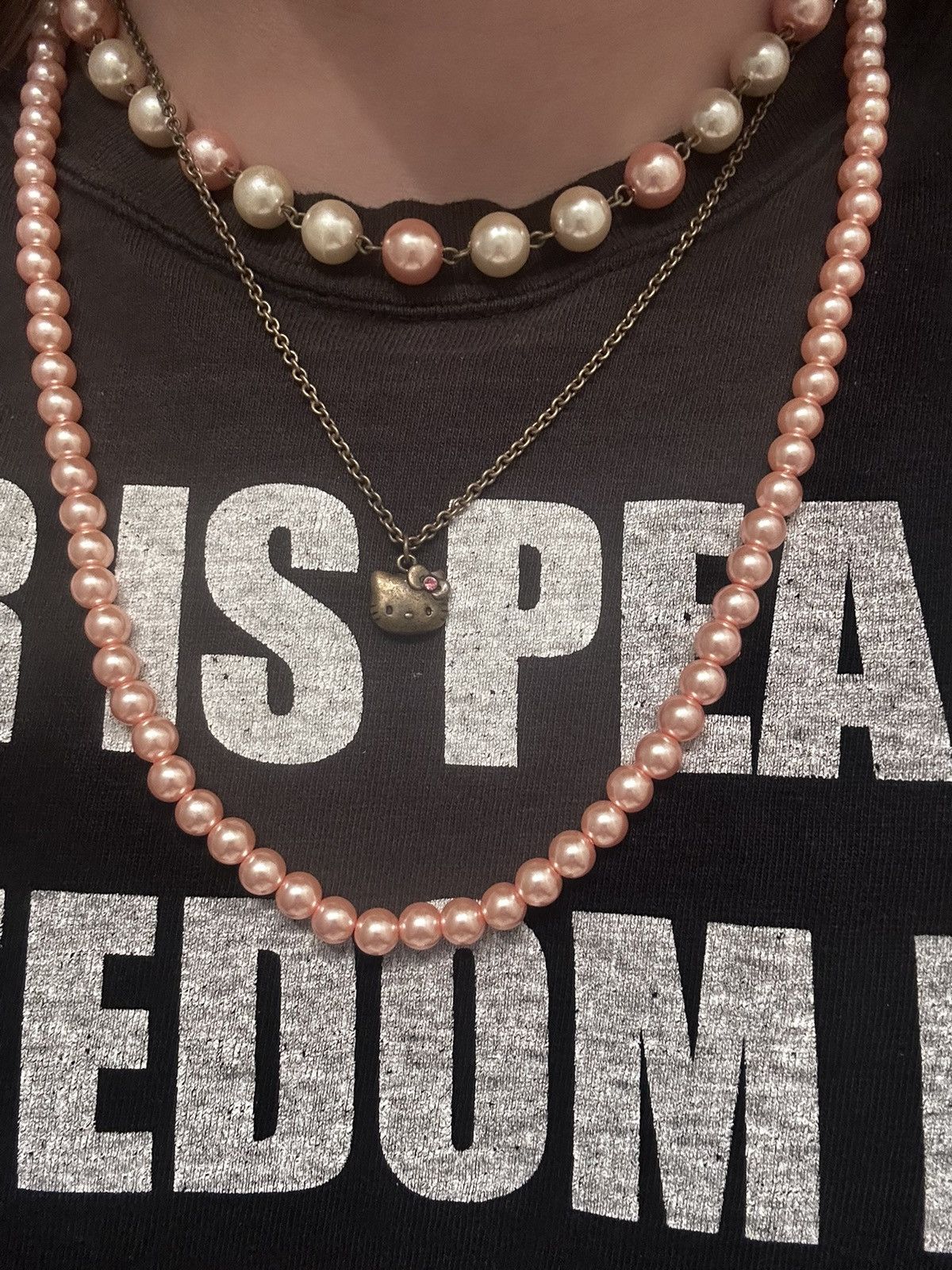Japanese Brand × Vintage Vintage Hello Kitty Pearl necklace | Grailed