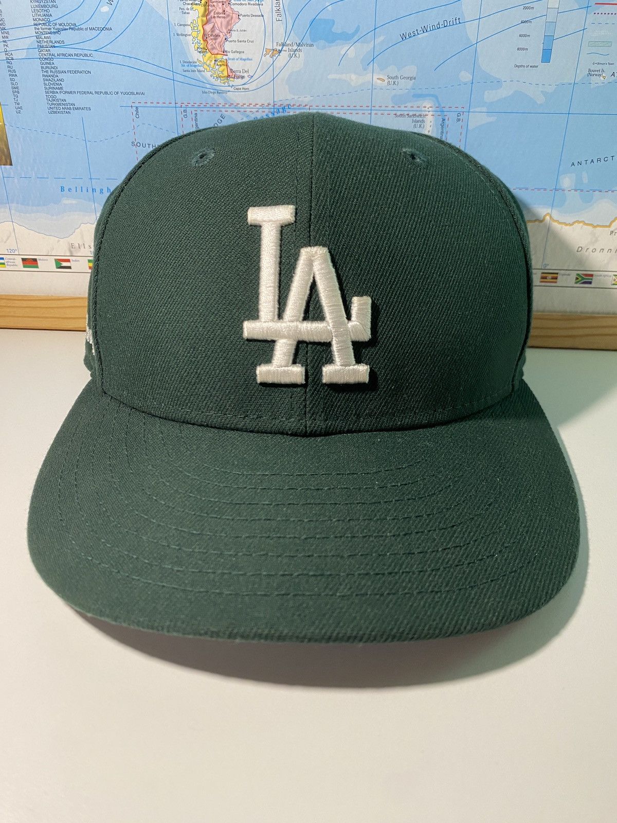 New Era (Price firm) Size 7 3/8 ALD x New Era LA Dodgers Fitted Cap ...