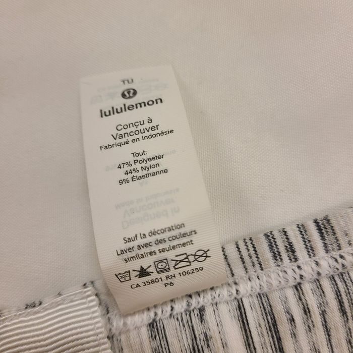 Lululemon Lululemon Vinyasa Scarf Infinity Snap Close White Space Dye ...
