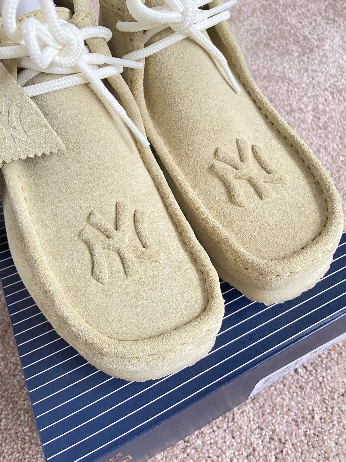 Clarks × Kith × New York Yankees Kith x NY Yankees x Clarks Wallabee ...