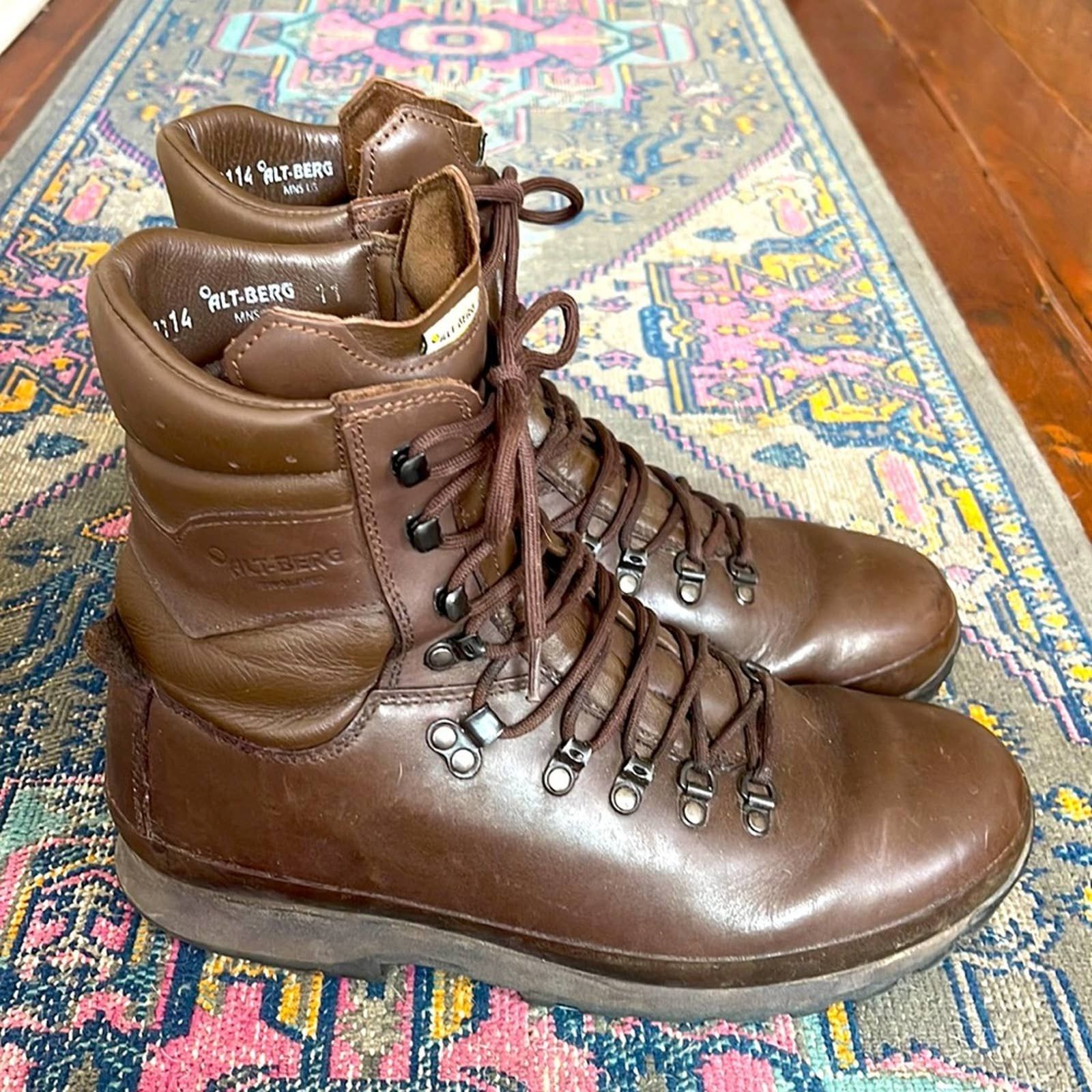 Unlisted ALT-BERG Defender leather lace up combat hiking LEO boot | Grailed