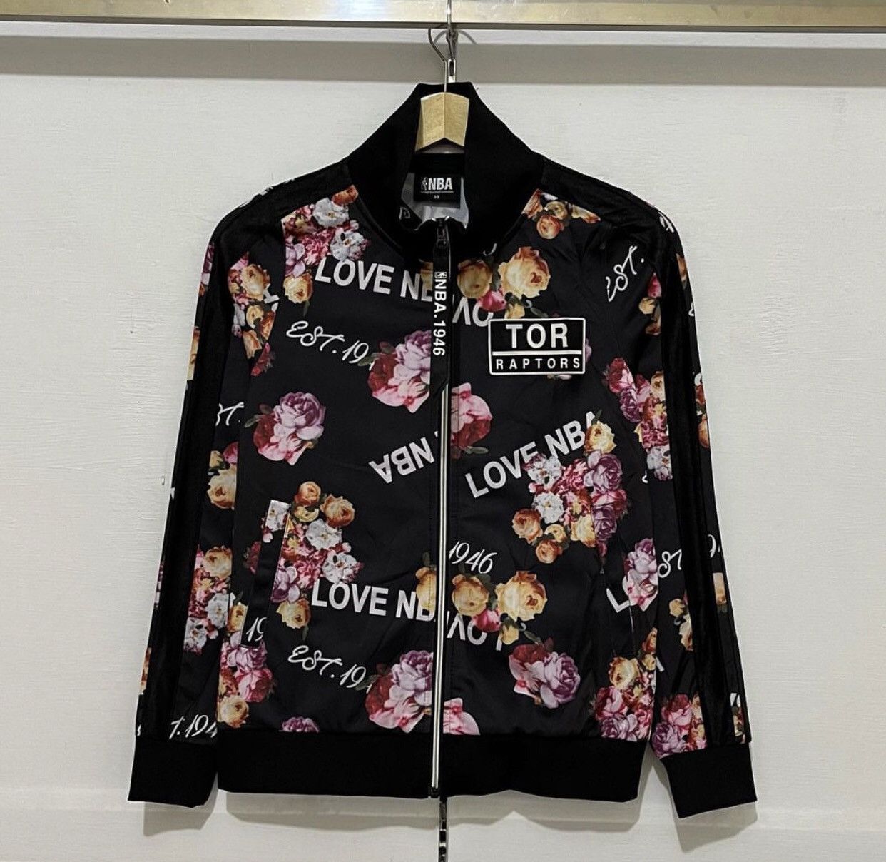 Designer × NBA × Streetwear Tracktop NBA / Motive Flower | Grailed