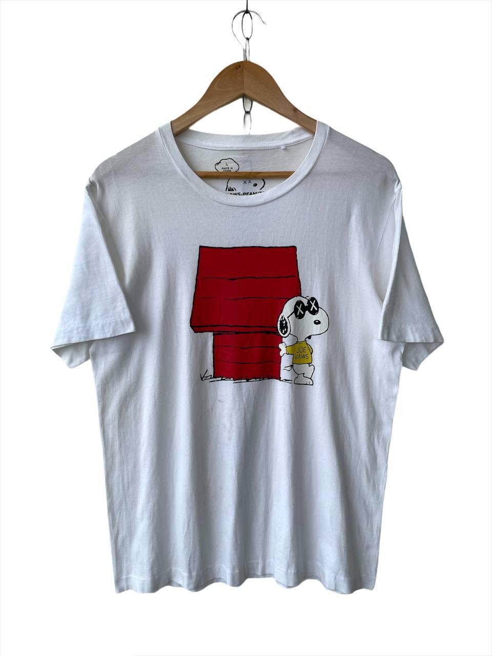 Kaws × Peanuts × Uniqlo Notable Colab! Kaws x Peanuts White SS Tshirt ...