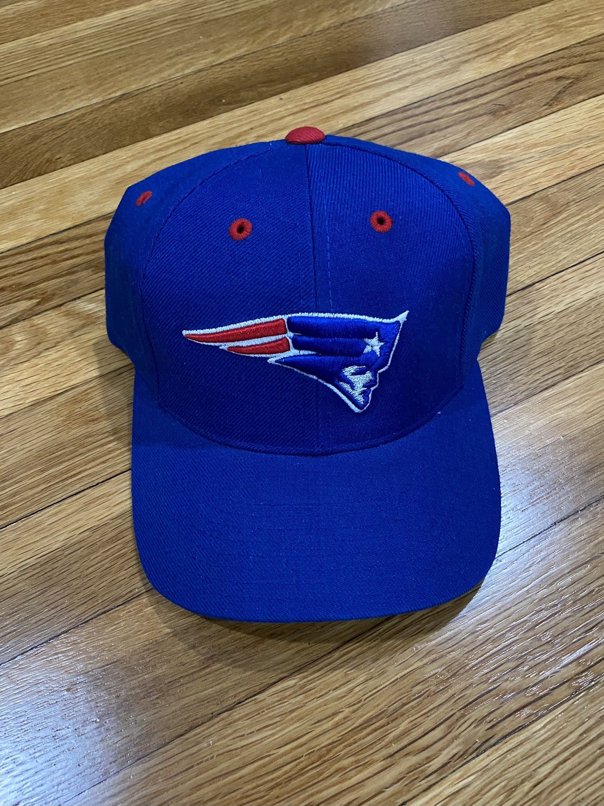 Logo Athletic × Vintage Vintage New England Patriots Logo Athletic ...