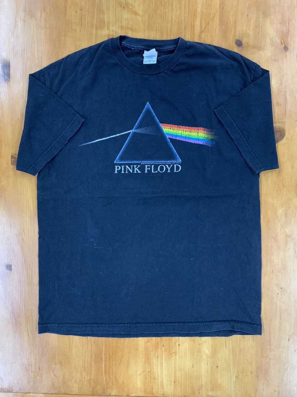 Band Tees × Pink Floyd × Vintage Vintage 2004 Pink Floyd DSOTM Prism T ...