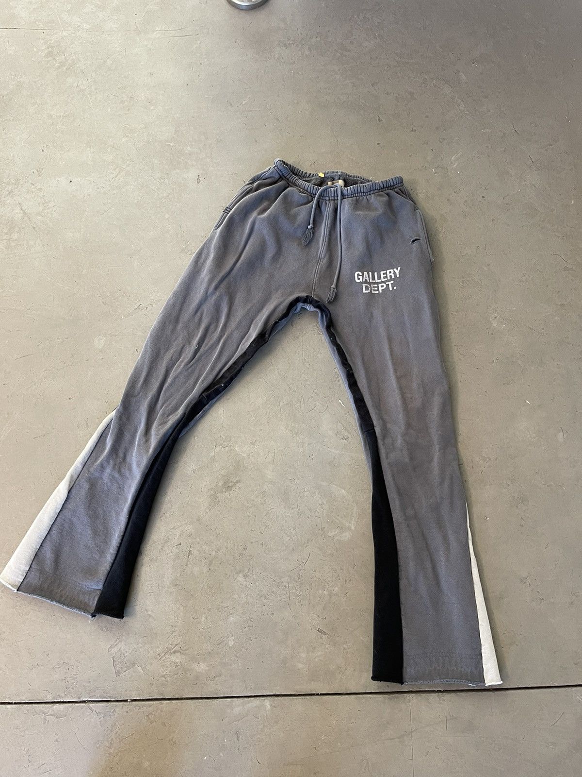 Gallery Dept. Gallery Dept flare sweatpants (grey) | Grailed