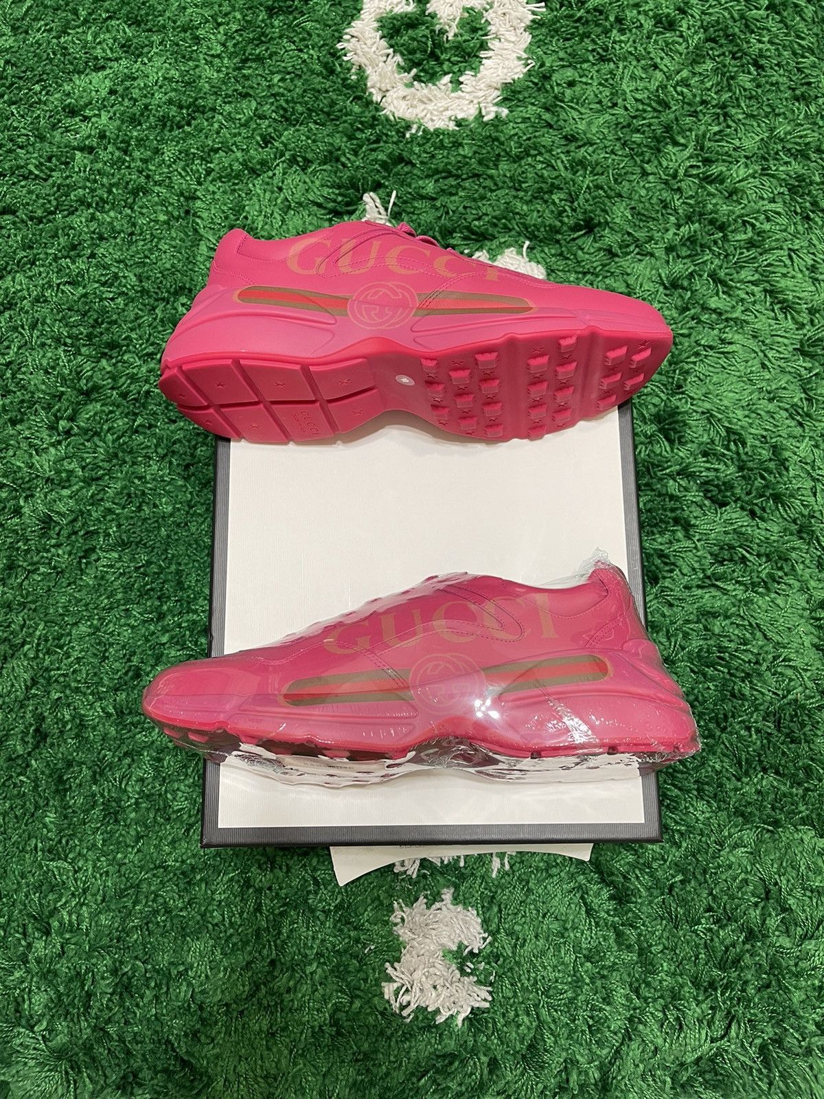 Gucci Gucci Rython Pink Bar Logo | Grailed