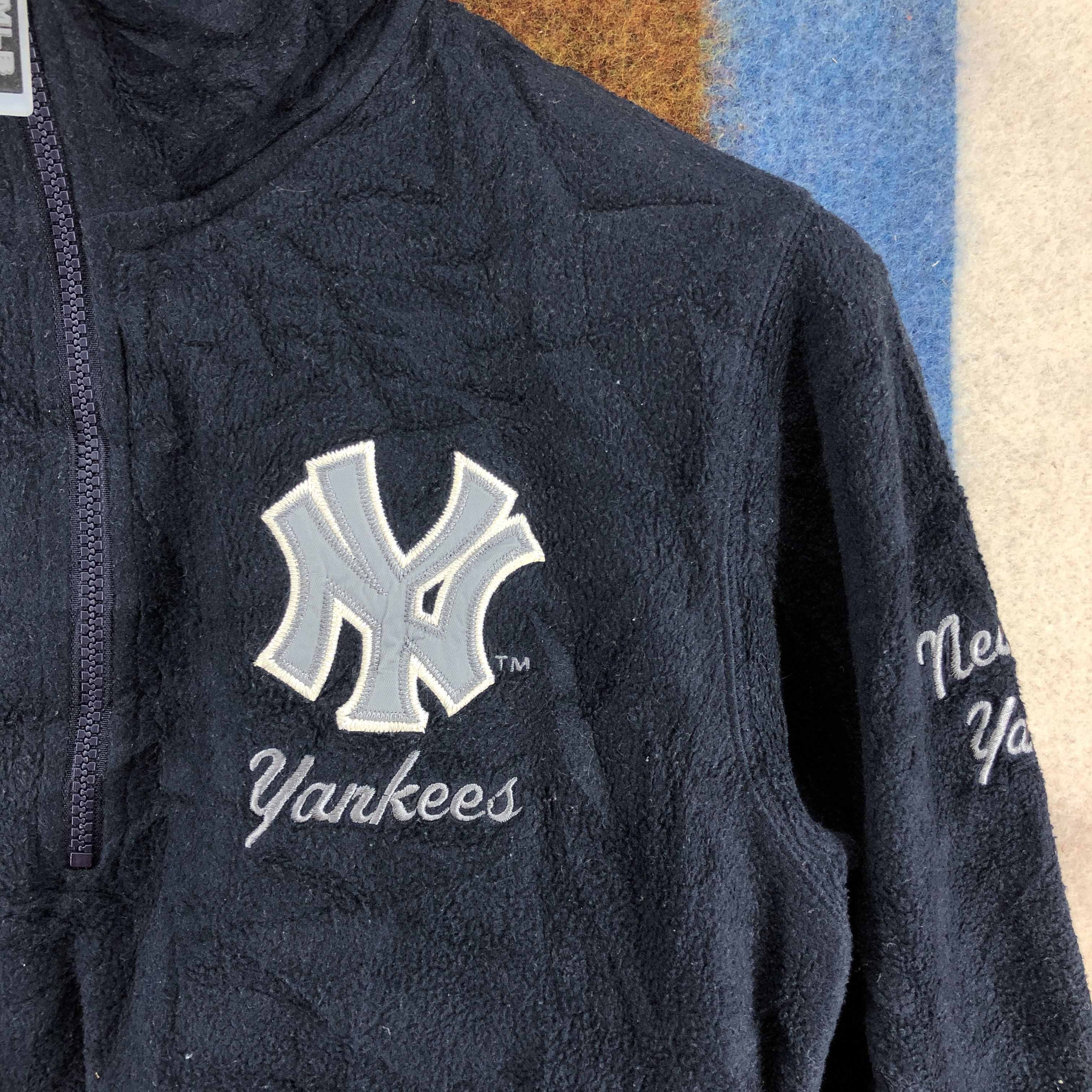 Uniqlo NEW YORK YANKEES Turtle Neck Fleece #019/A | Grailed