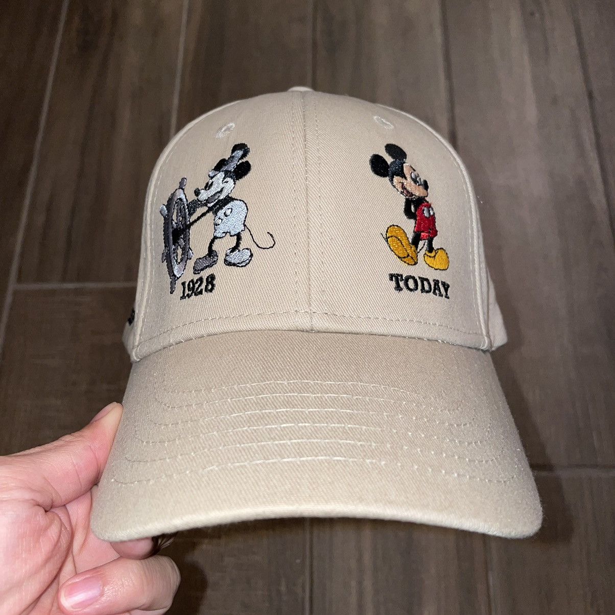 Disney × Vintage Disney Mickey Mouse vintage today khaki embroidered ...