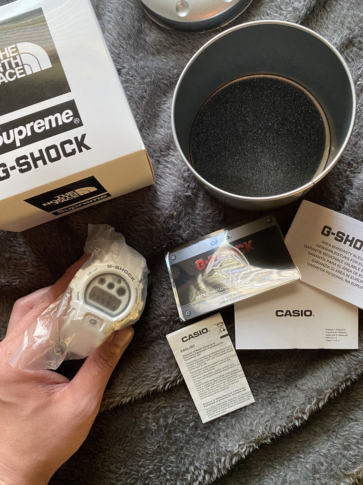 G Shock × Supreme × The North Face Supreme x TNF x G-Shock DW-6900 ...