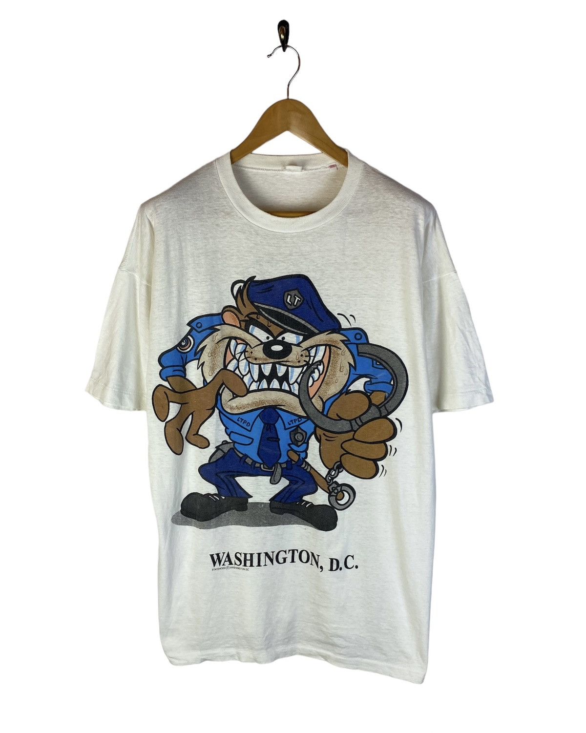 Movie × Vintage × Warner Bros Vintage Tazz T Shirt Warner Bros Tees ...